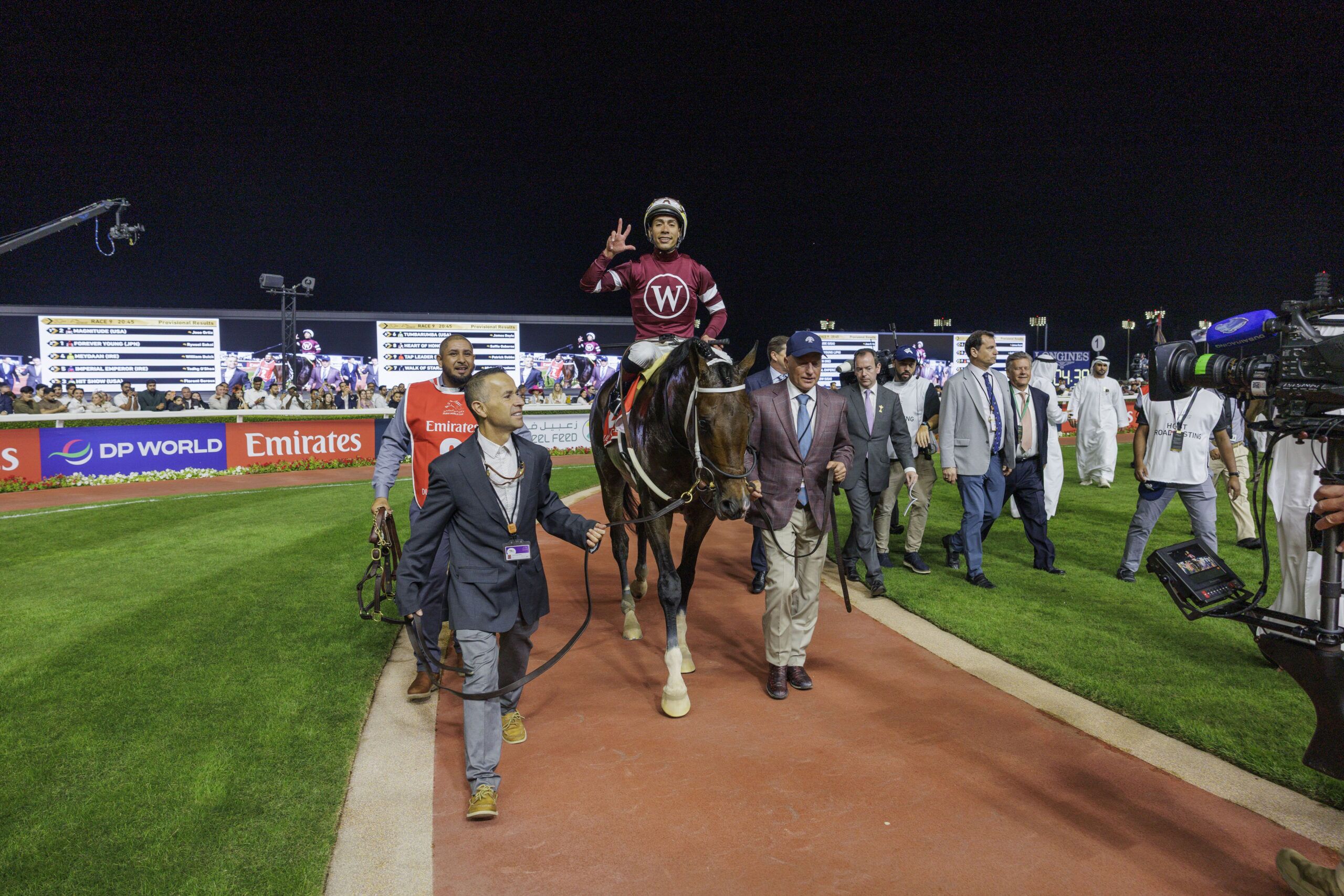 Race 9 - MAGNITUDE (USA) Wins Dubai World Cup